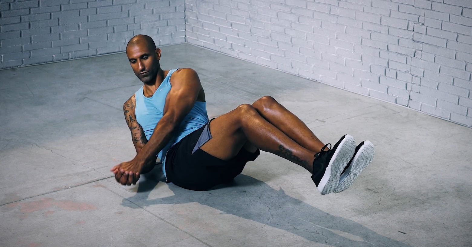 Tutorial: How to perform the tornado exercise for core power | EVO Fitness